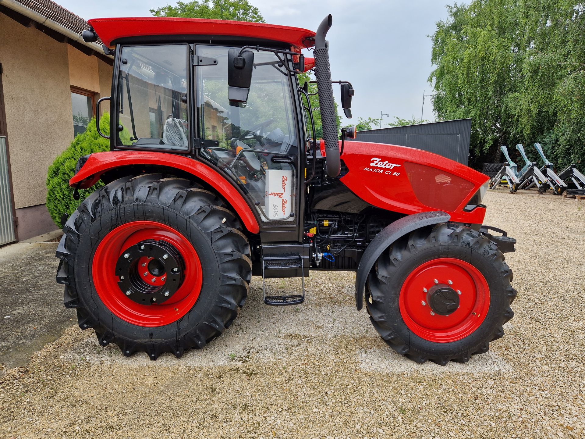 Traktorok készleten | Zetor-West
